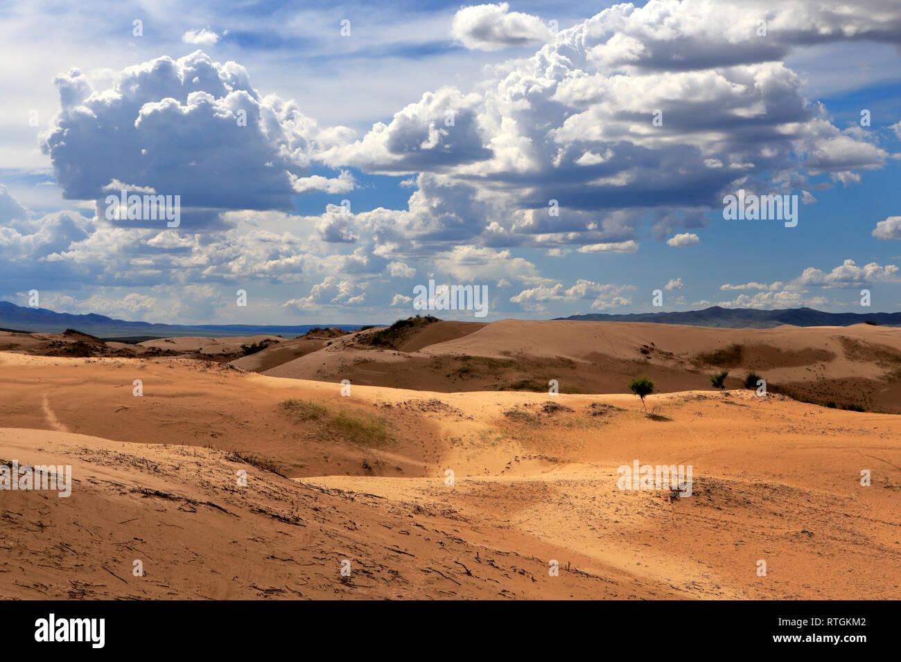 Mongol Els sand dunes, Tov province, Mongolia Stock Photo - Alamy