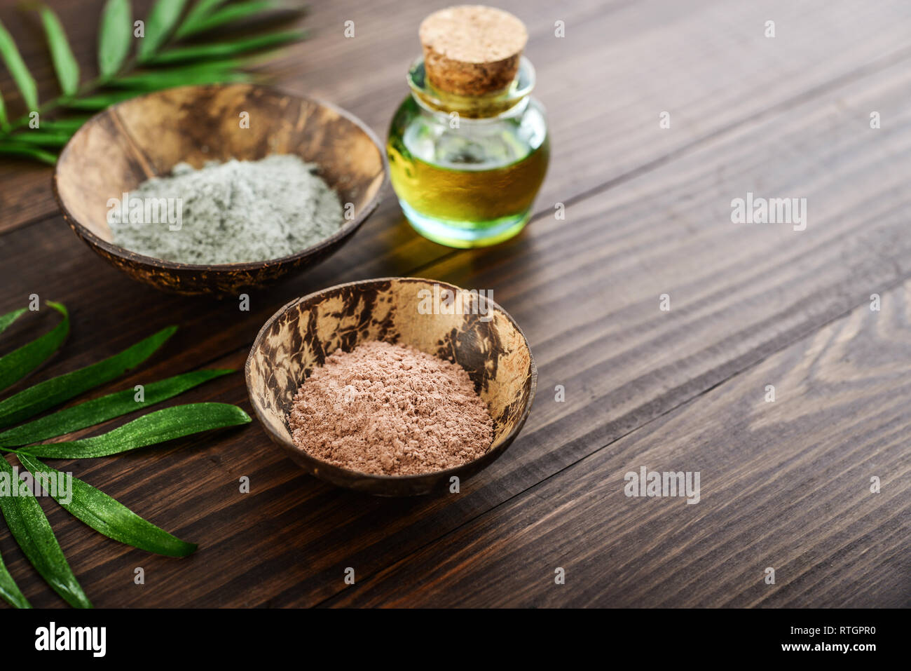 Coconut bowls hi-res stock photography and images - Alamy