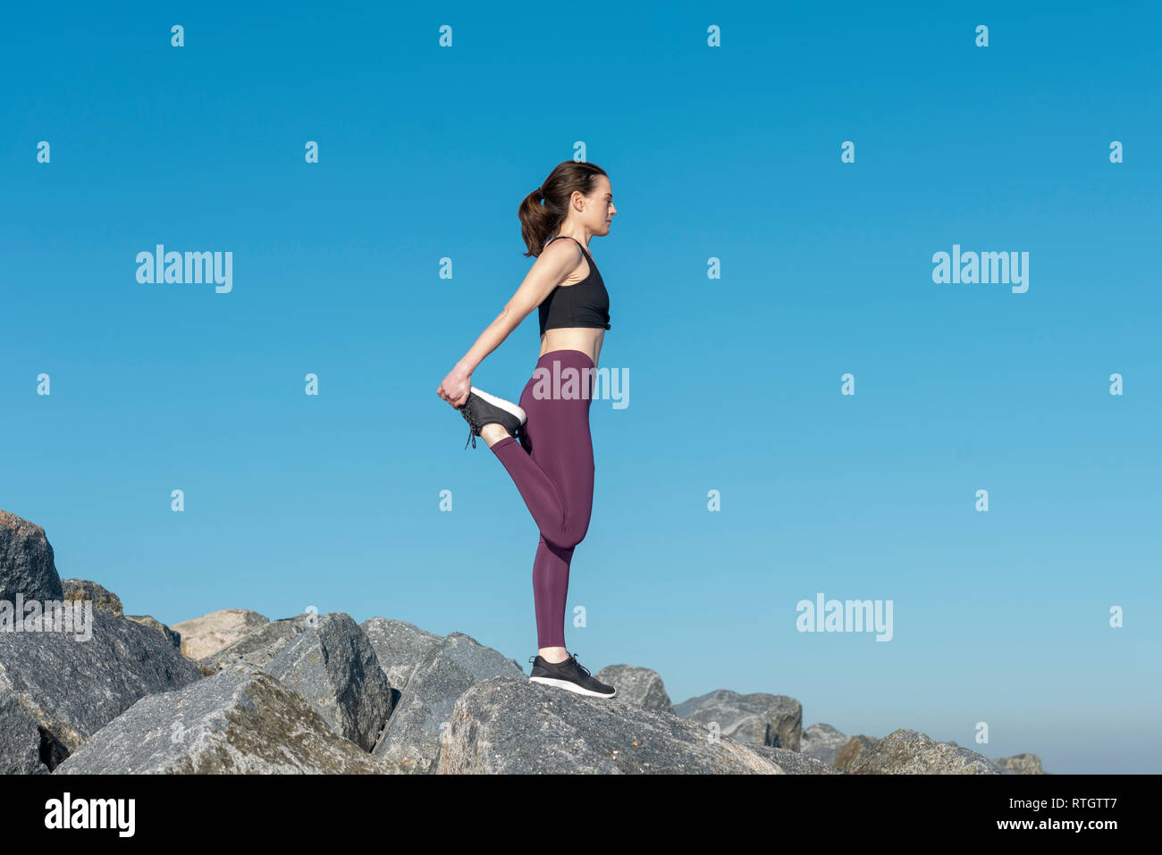 Stretch of rocks hi-res stock photography and images - Alamy