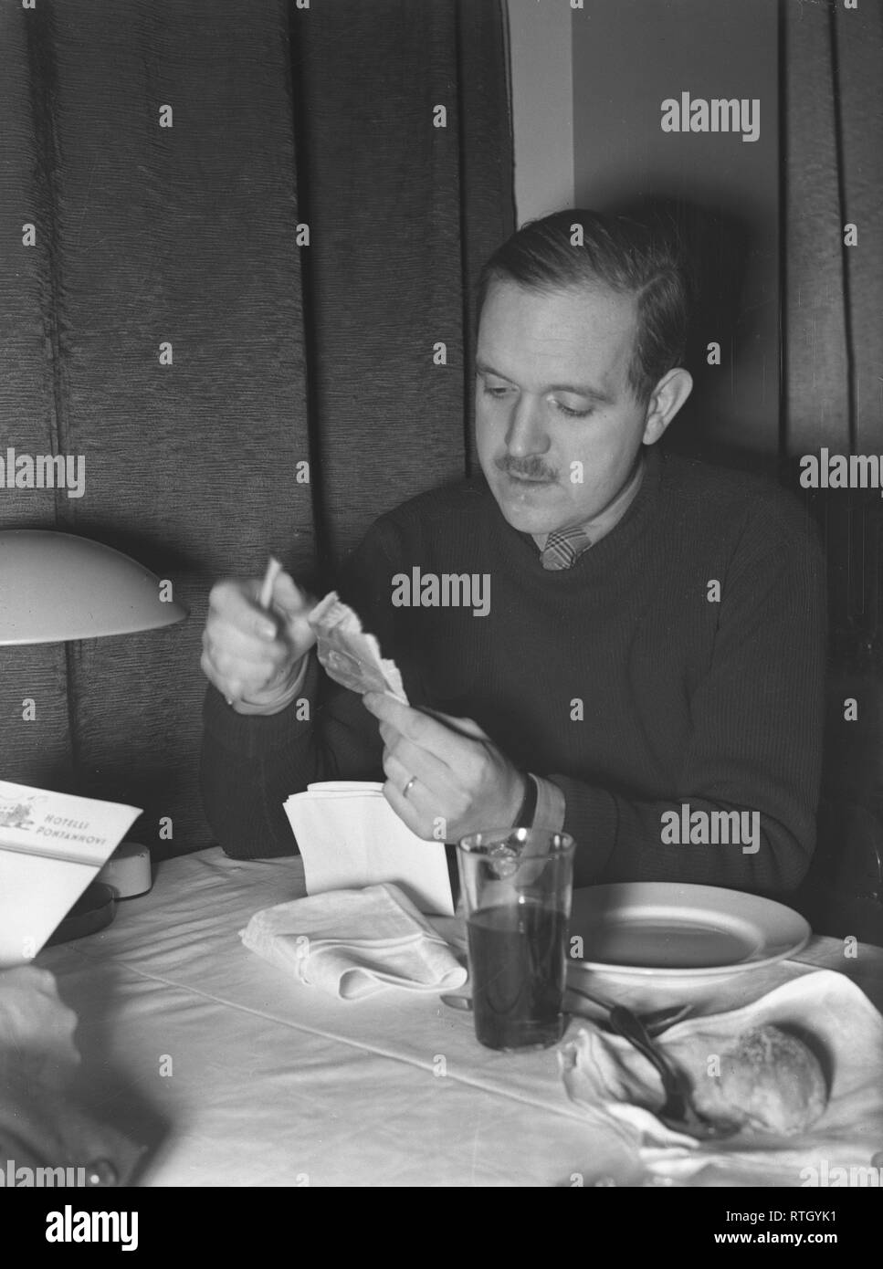 War correspondent hi-res stock photography and images - Alamy