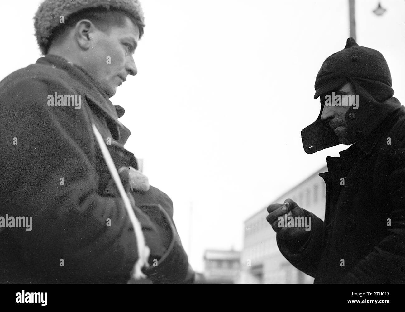 Soldier smoking world war hi-res stock photography and images - Alamy