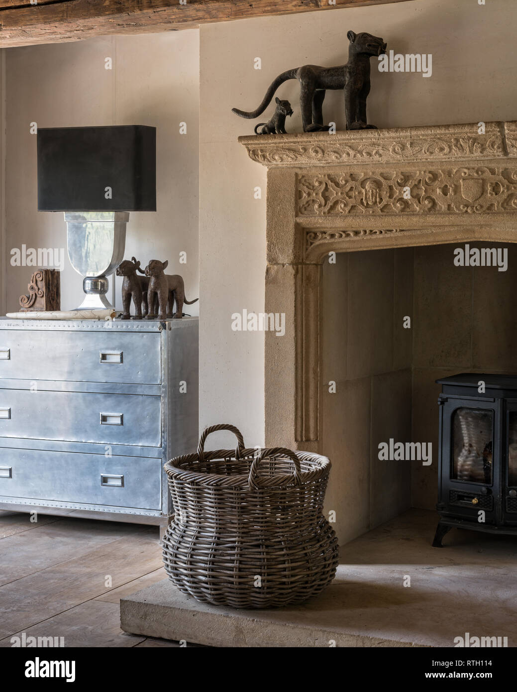 Medieval fireplace hi-res stock photography and images - Alamy
