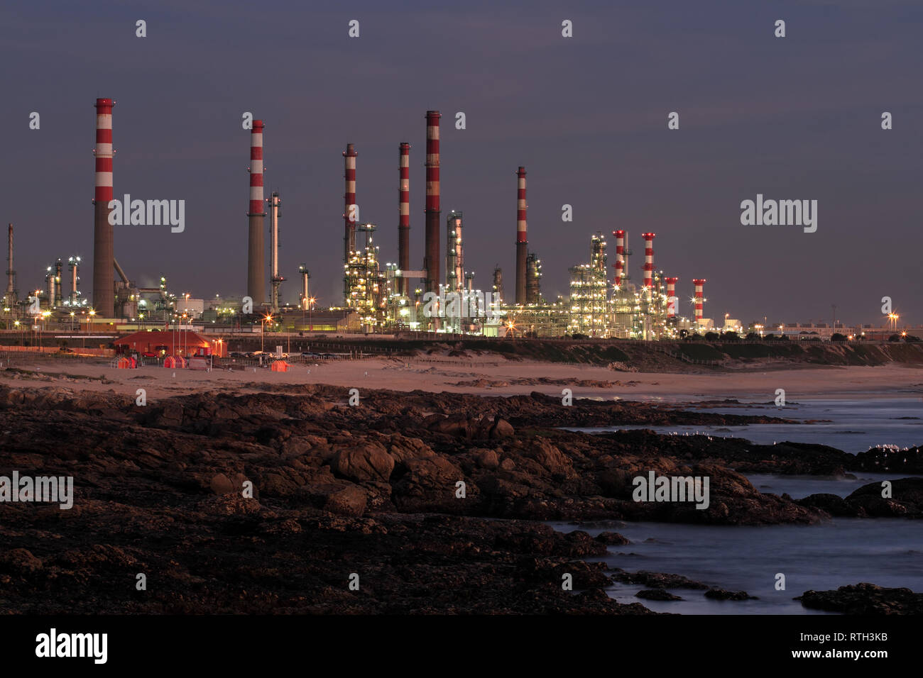 Oil refinery by sea hi-res stock photography and images - Alamy