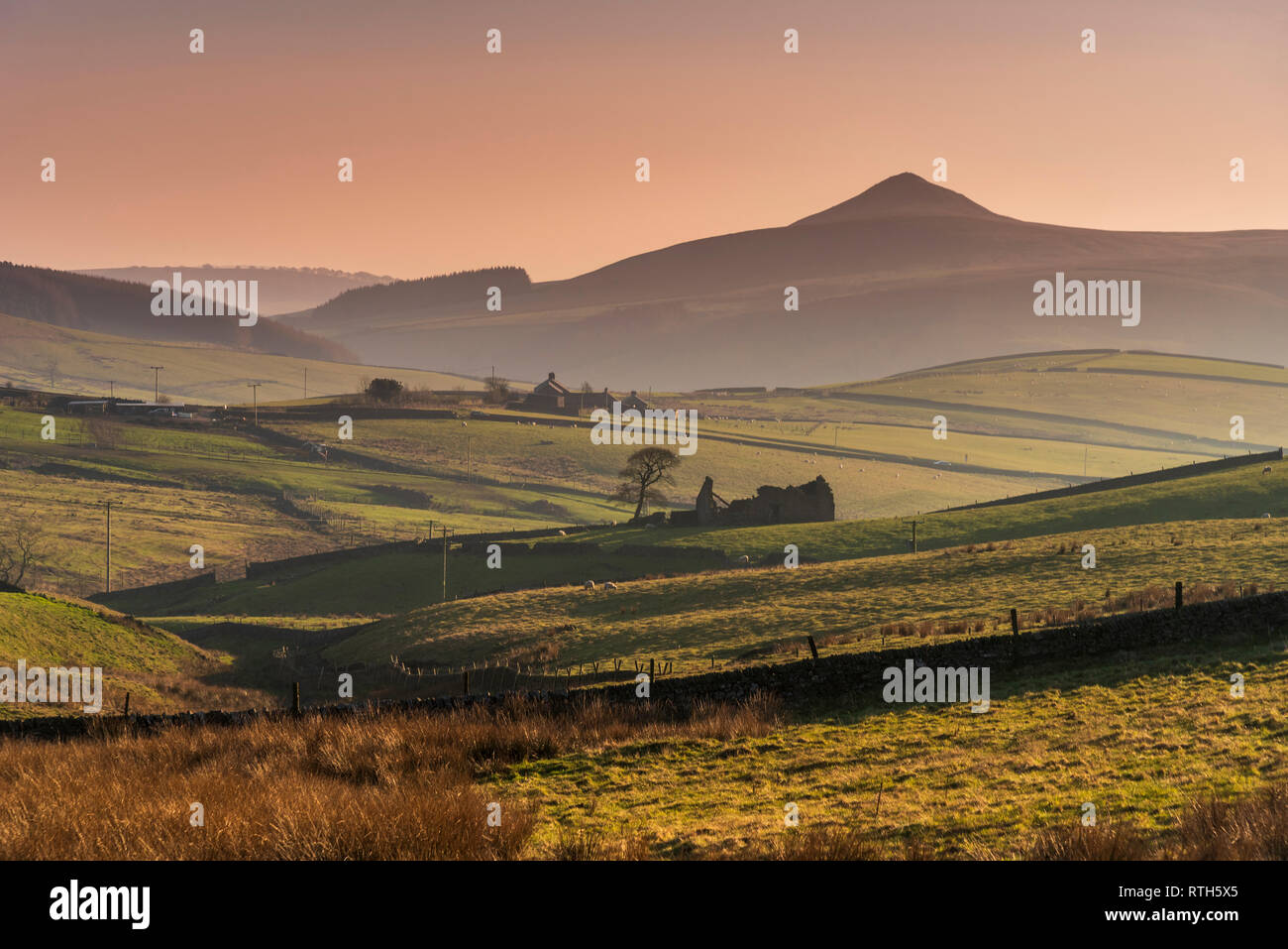 Cheshire moors at sunset. Misty day Stock Photo - Alamy