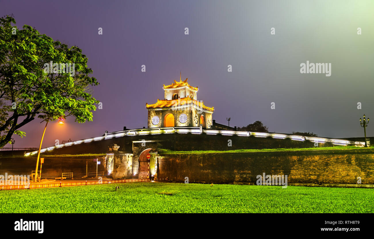 Ngan Gate to the Imperial City in Hue, Vietnam Stock Photo - Alamy
