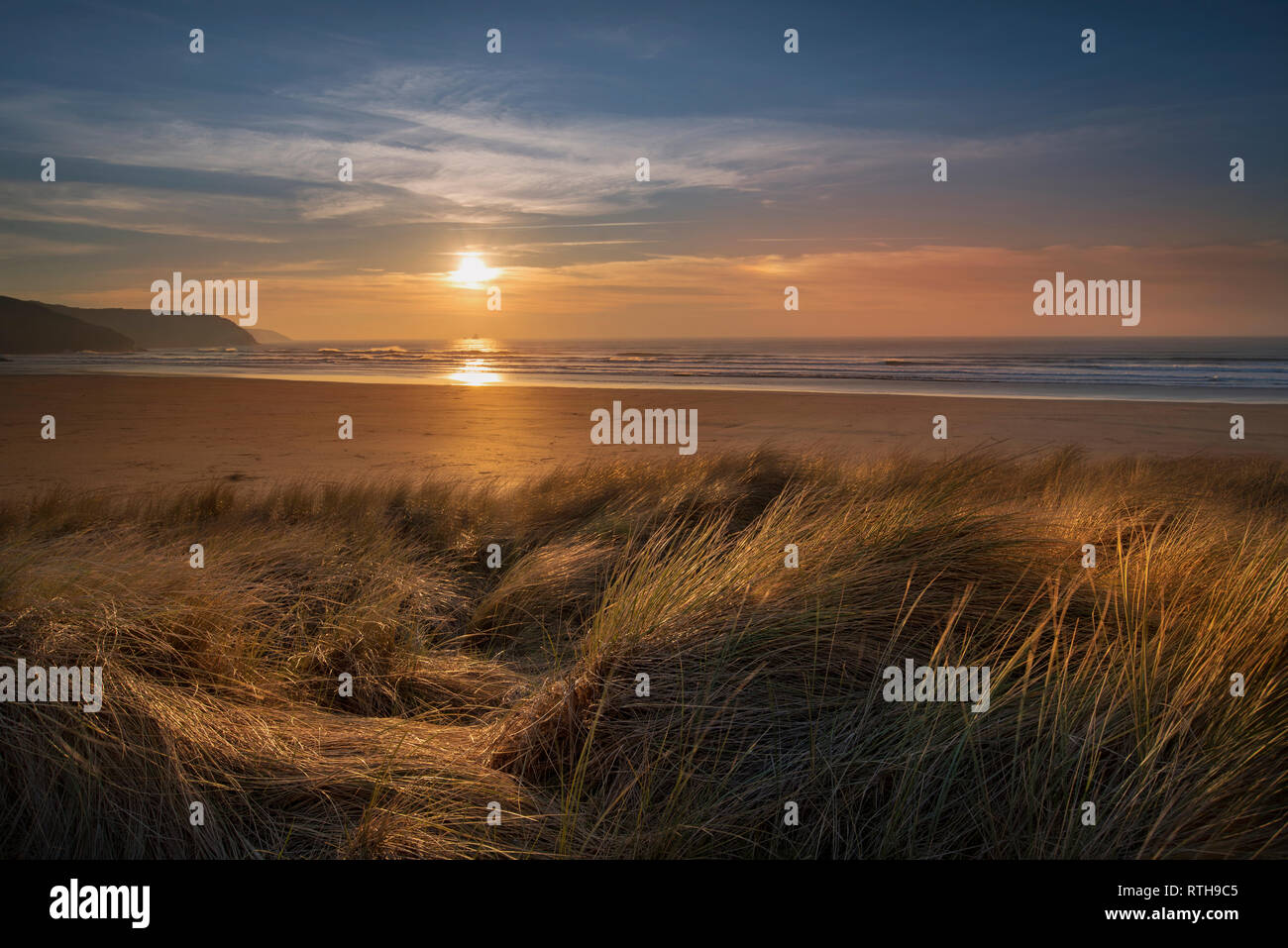 Cornwall beach photographs hi-res stock photography and images - Alamy