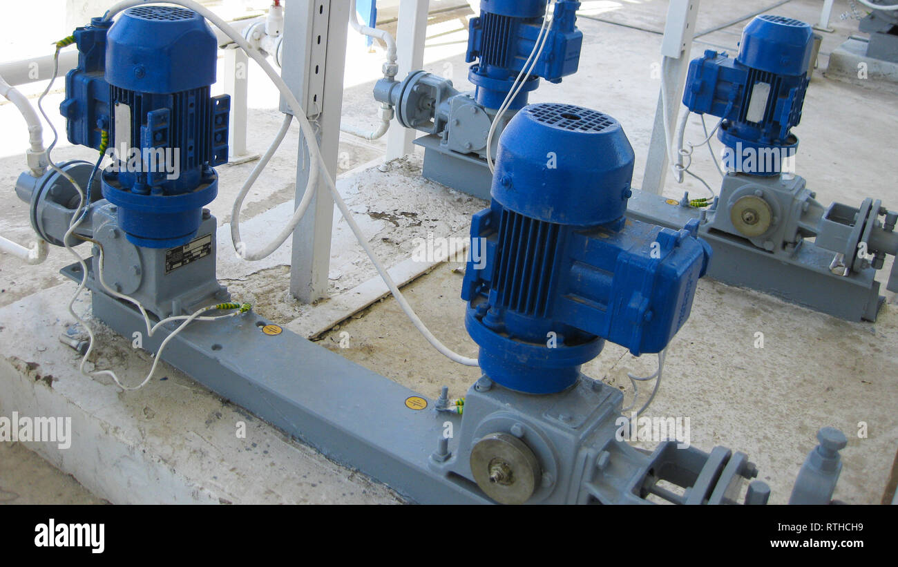 Oil refinery. Equipment for primary oil refining Stock Photo - Alamy