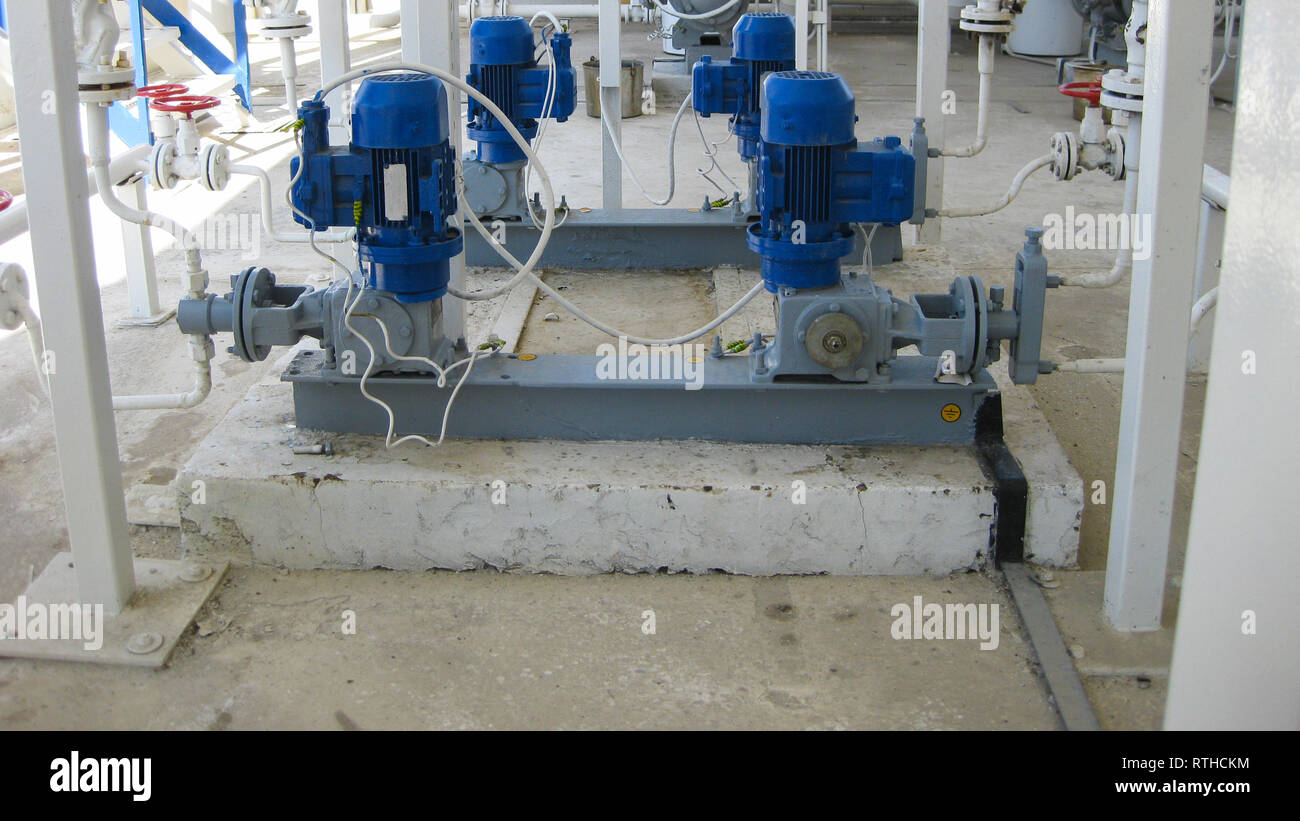 Oil refinery. Equipment for primary oil refining Stock Photo - Alamy