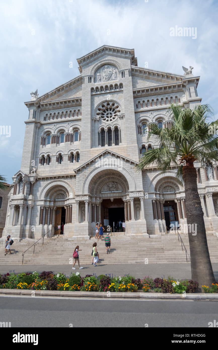 Basilica monaco hi-res stock photography and images - Alamy