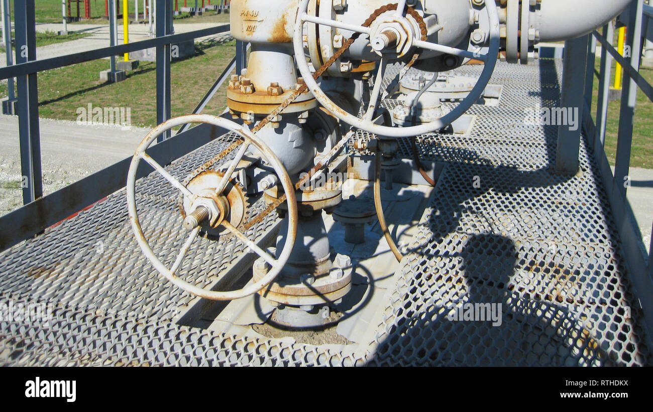 Oil refinery. Equipment for primary oil refining Stock Photo - Alamy