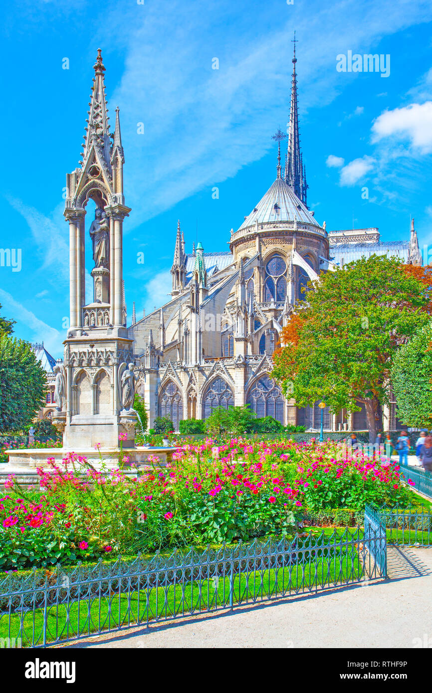 Paris garden hi-res stock photography and images - Alamy