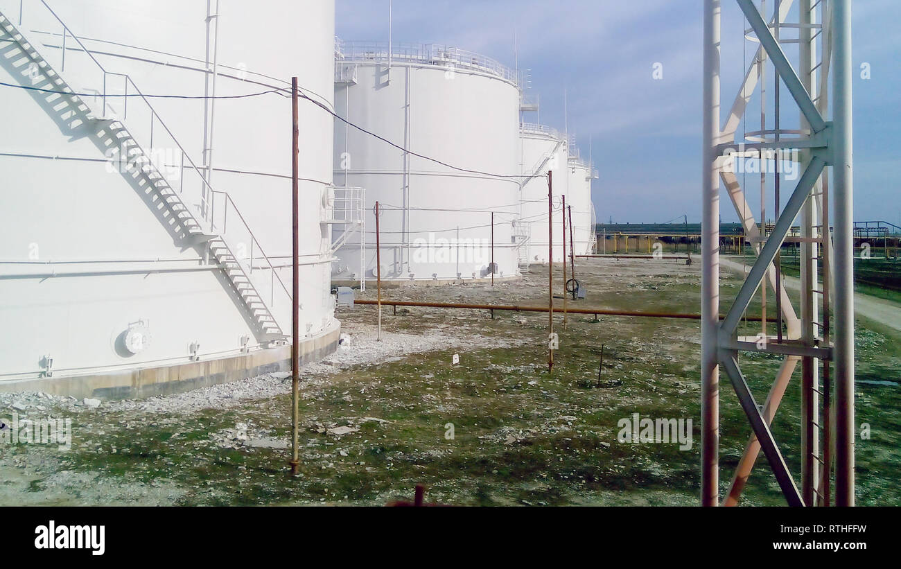 Oil rectification column and petroleum products rectification column hi ...