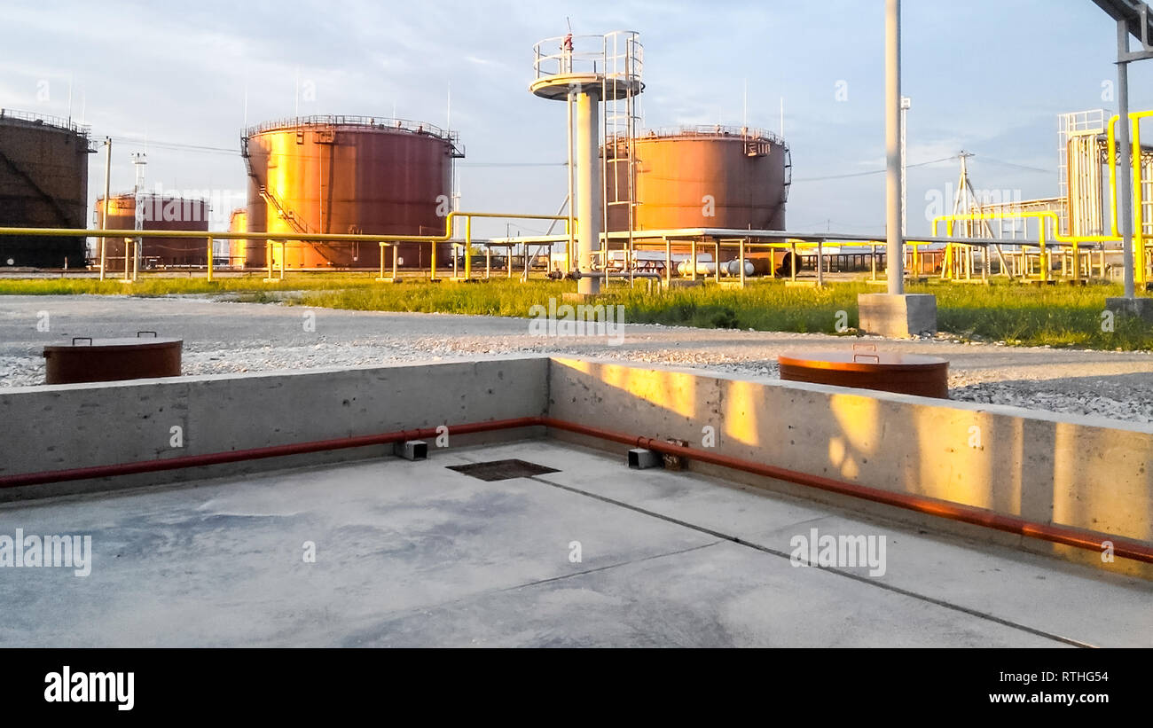 Oil refinery. Equipment for primary oil refining Stock Photo - Alamy