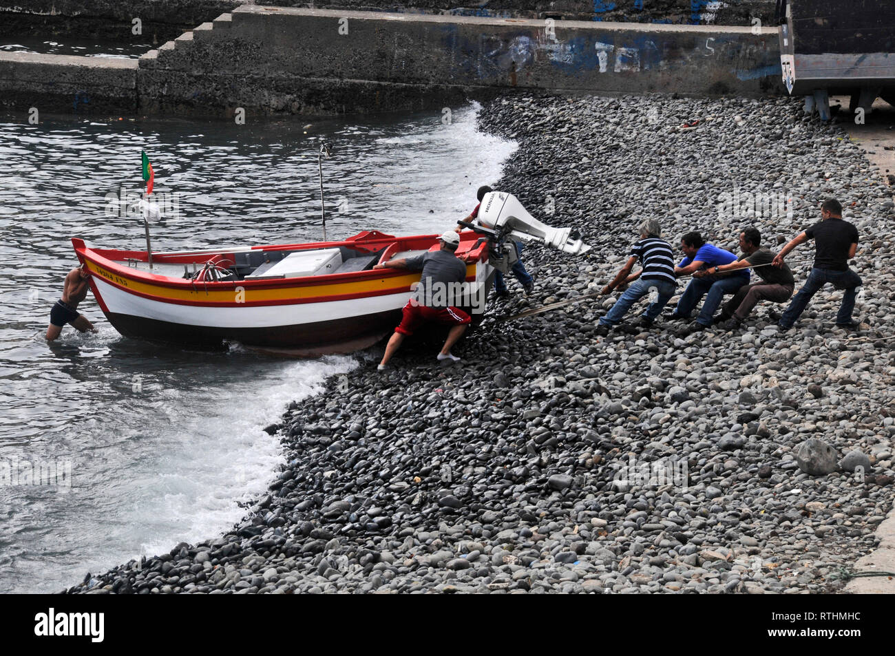 Pulling outboard motor hi-res stock photography and images - Alamy