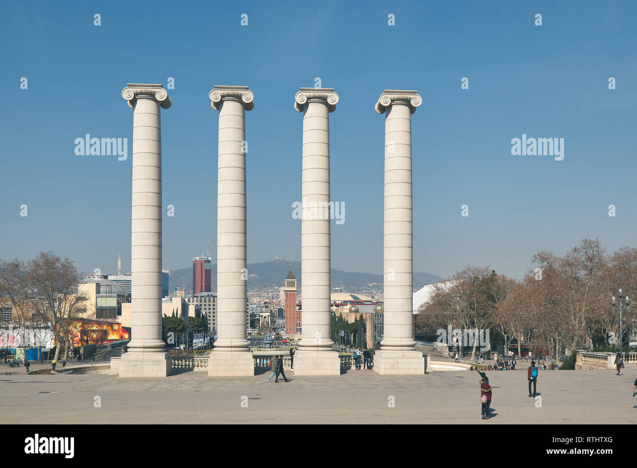 Four stone columns hi-res stock photography and images - Alamy