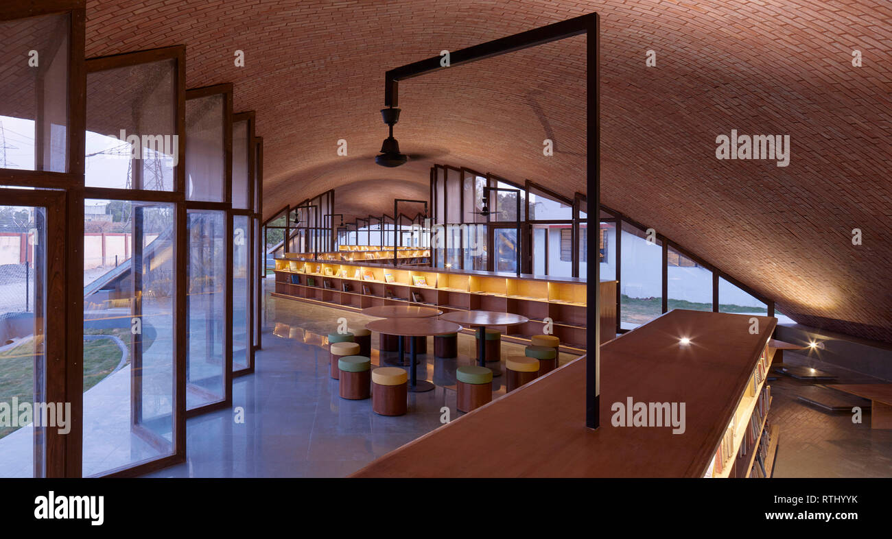 Interior view towards dusk. Maya Somaiya Library, Kopargaon/Maharashtra ...