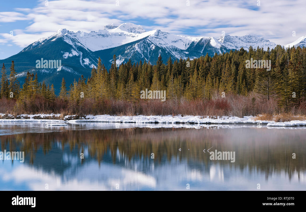 Sunrise vermilion lake banff hi-res stock photography and images - Alamy