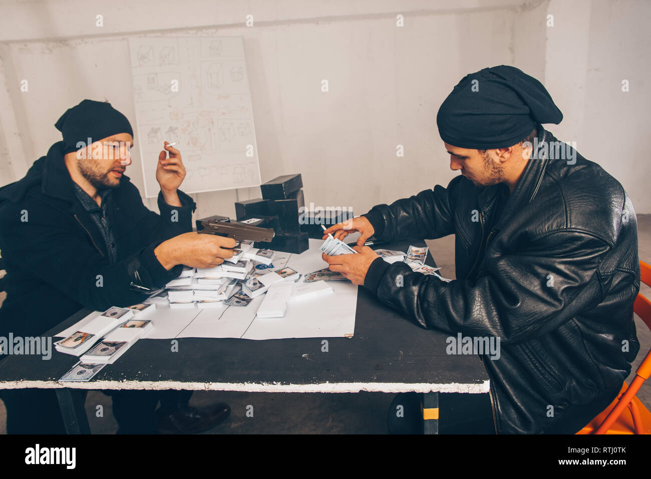 Gangsters Table High Resolution Stock Photography and Images - Alamy
