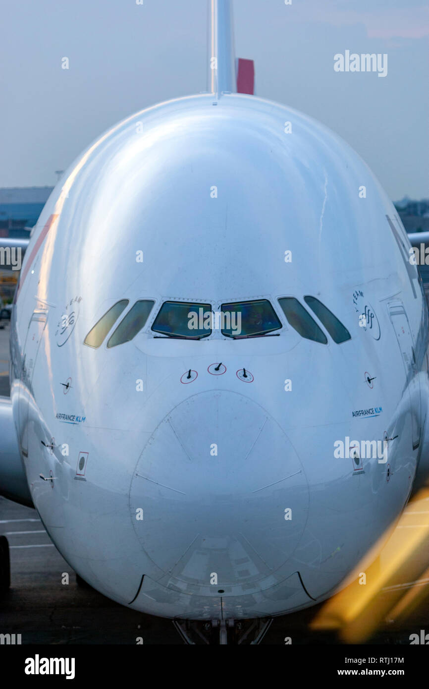 Nose of the Airbus of the Air France A380 starting the taxing in JFK ...