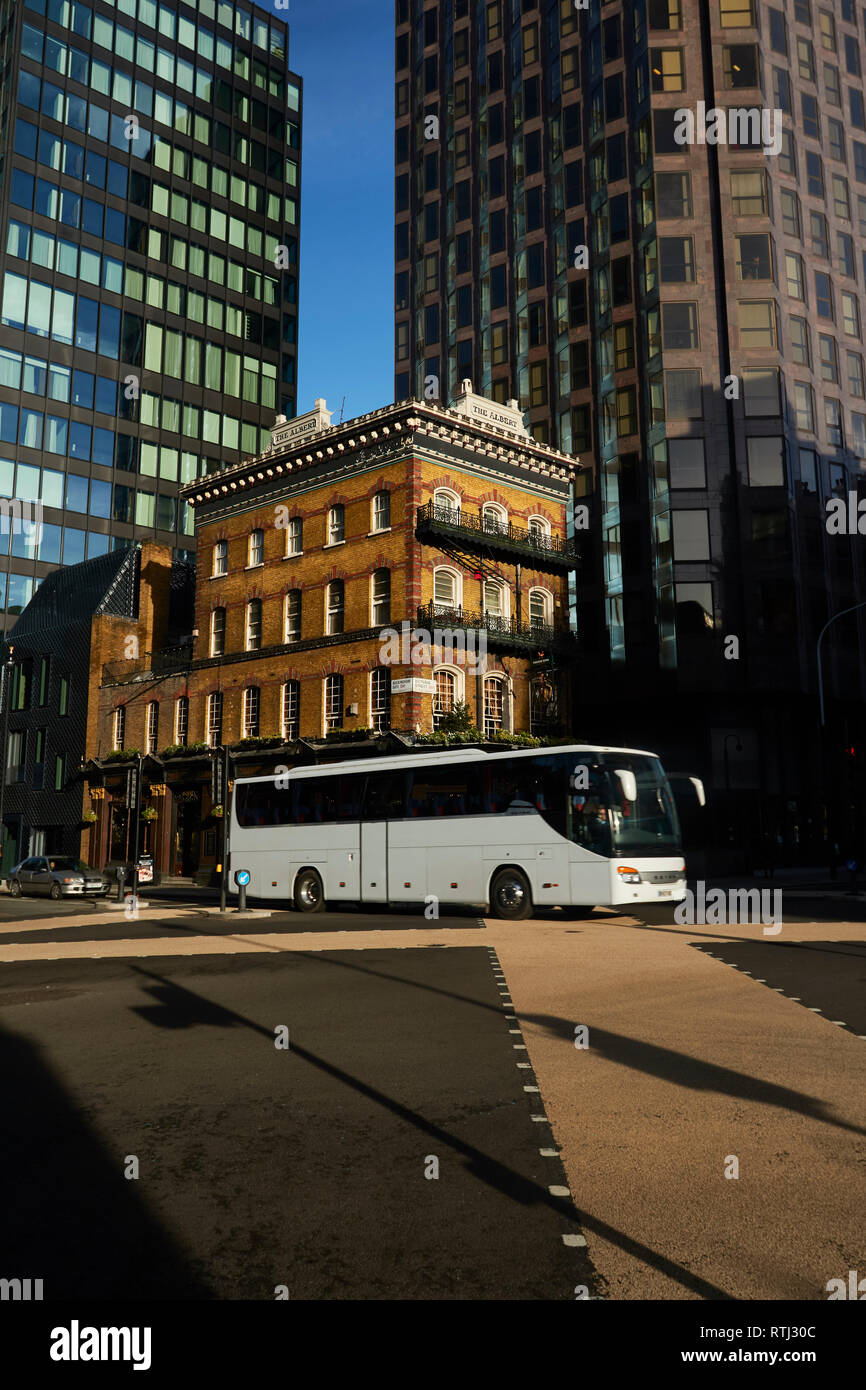 Repetitive patterns in English modern and traditional architecture ...