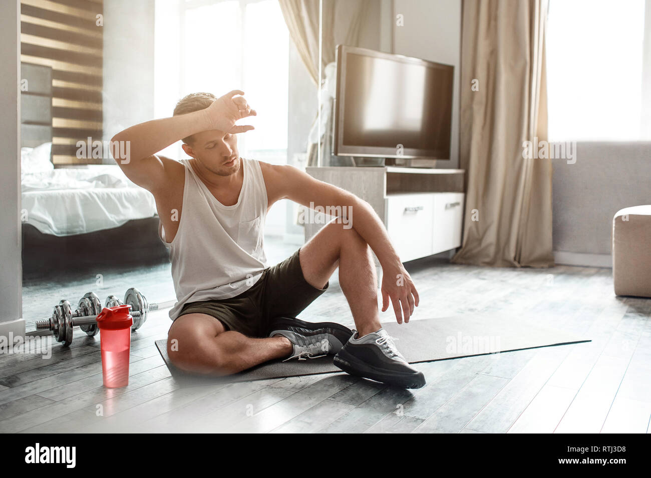Forehead to hold hi-res stock photography and images - Alamy