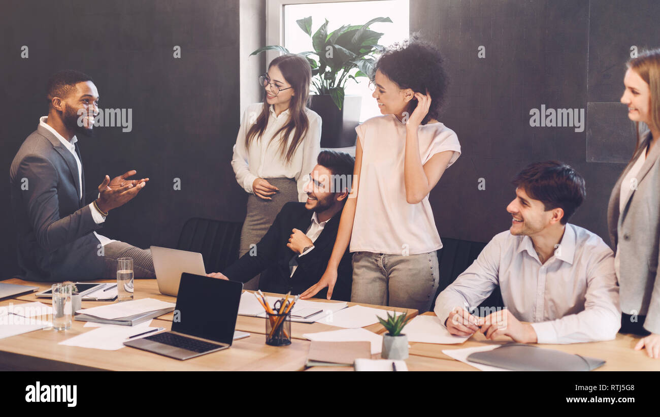 Talking conference break hi-res stock photography and images - Alamy