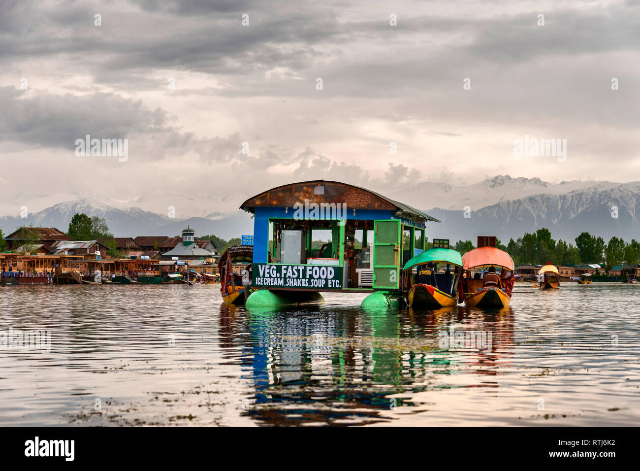 Dal lake, Srinagar, Jammu and Kashmir, J&K, India Stock Photo - Alamy