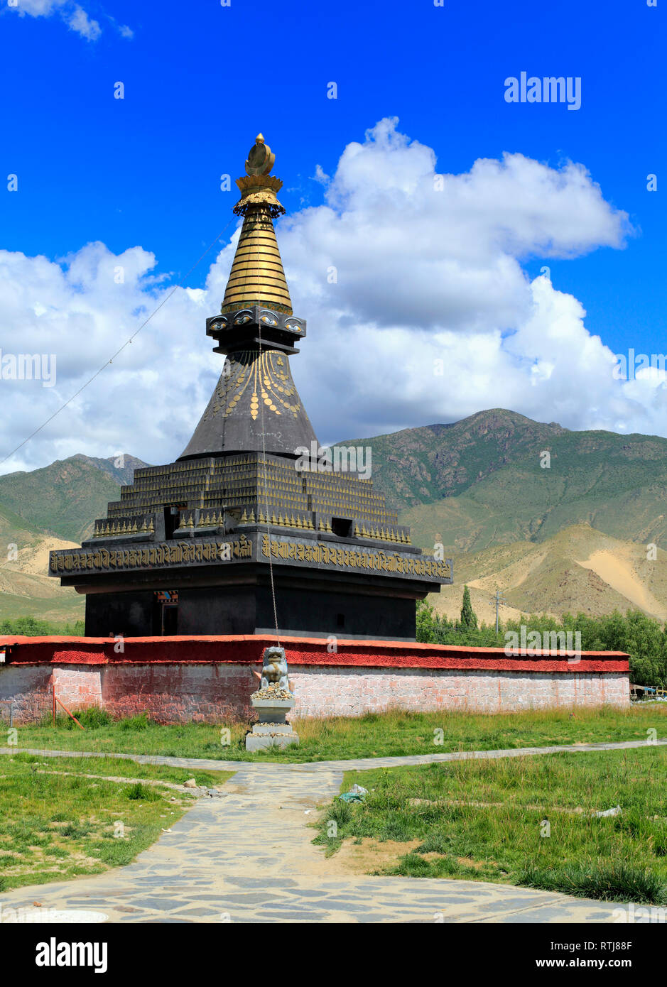 Stupa, Samye Monastery (Samye Gompa), Dranang, Shannan Prefecture ...