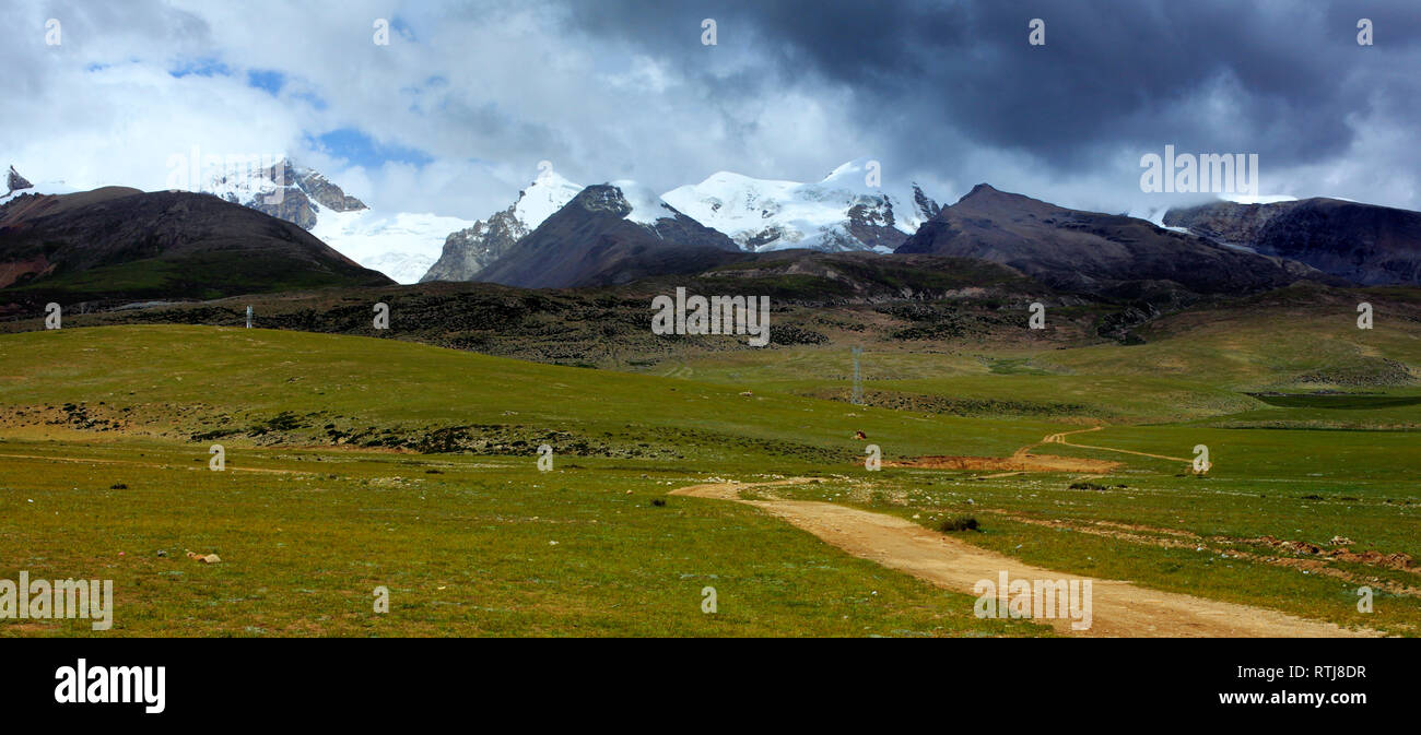 Lhasa tibet skyline hi-res stock photography and images - Alamy