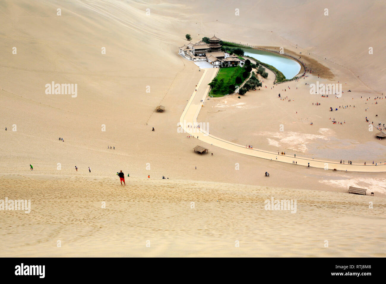 Crescent Lake, Dunhuang, Gansu province, China Stock Photo - Alamy