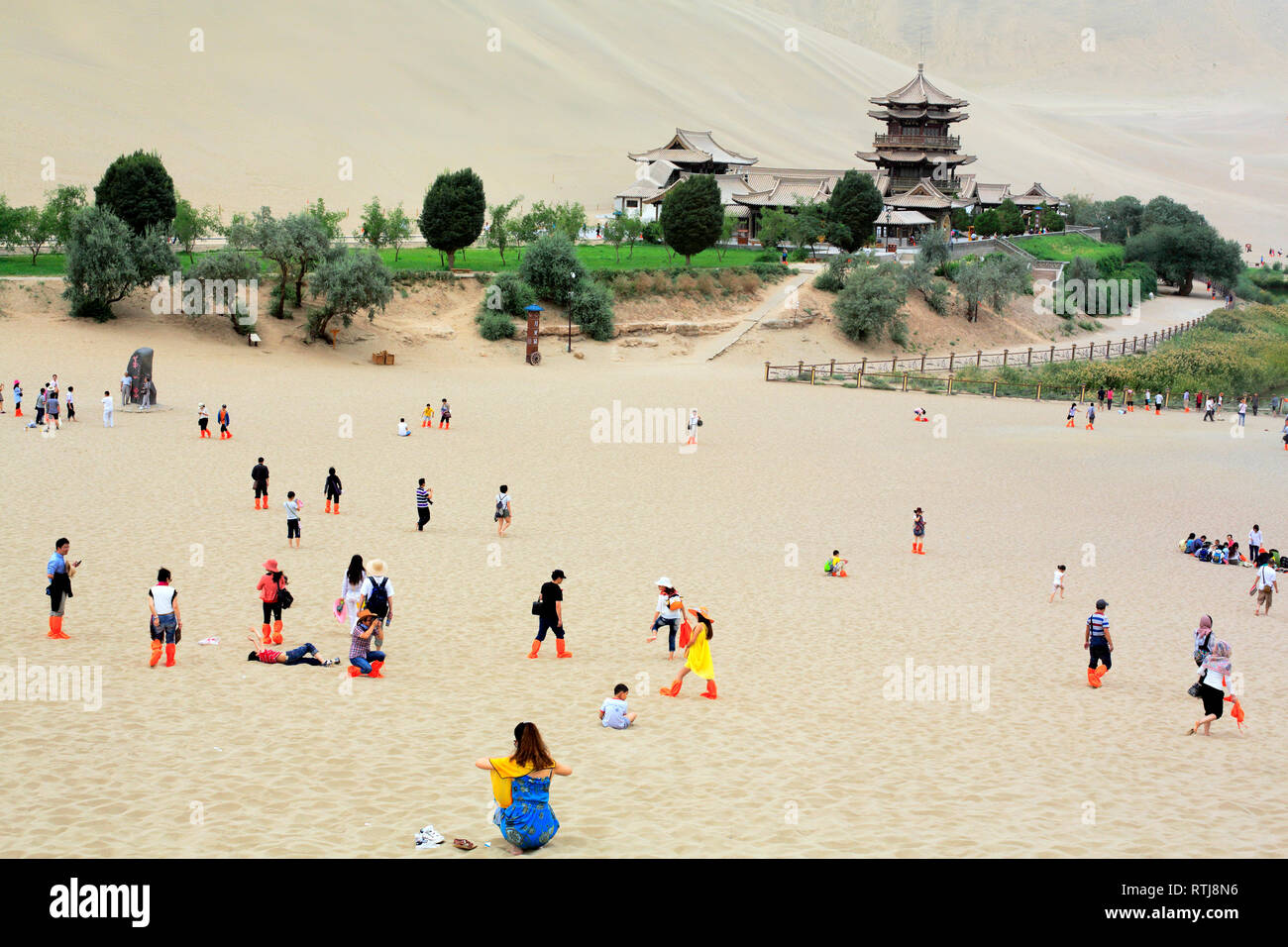 Crescent Lake, Dunhuang, Gansu province, China Stock Photo - Alamy