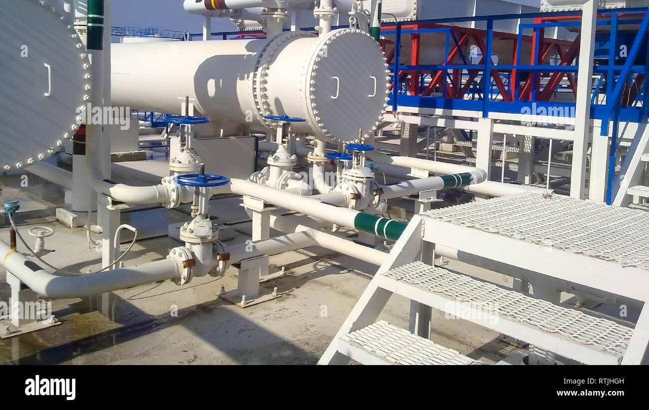 Oil refinery. Equipment for primary oil refining Stock Photo - Alamy