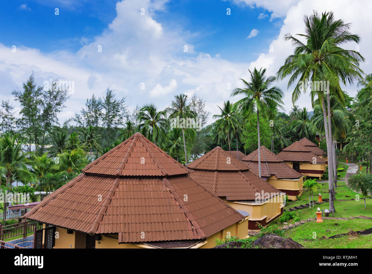 KOH CHANG, THAILAND - 1 APRIL, 2015: Koh Chang Paradise Resort & Spa ...
