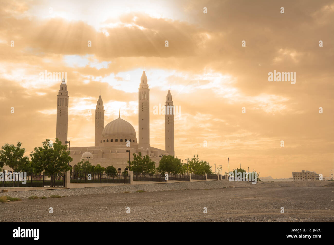 Modern islamic architecture sultanate of oman hi-res stock photography ...