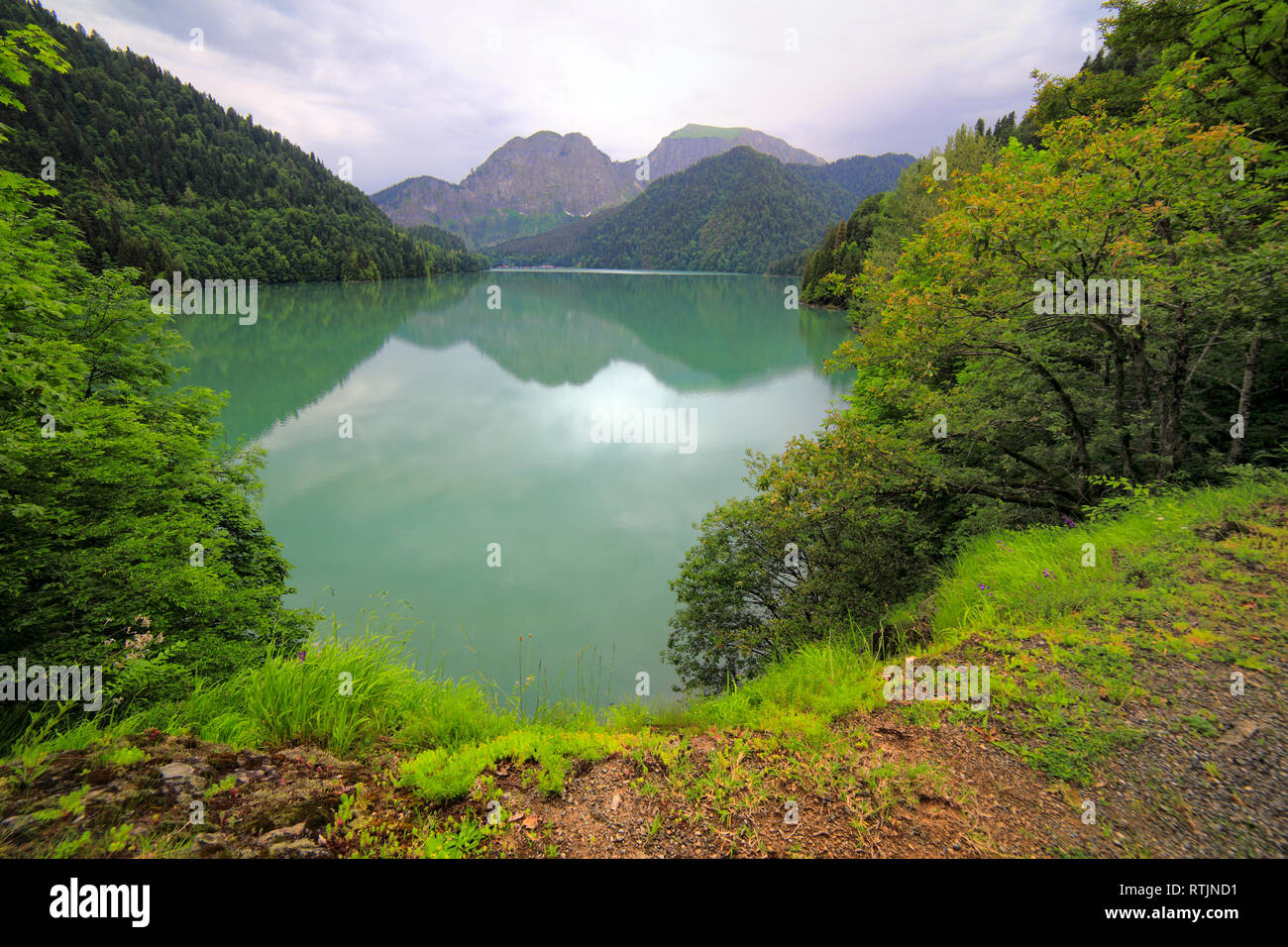 Lake Ritsa, Caucasus mountains, Abkhazia, Georgia Stock Photo - Alamy
