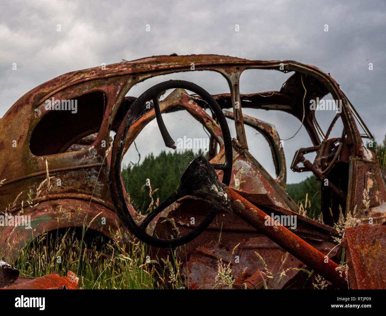 Wrecked cars hi-res stock photography and images - Alamy