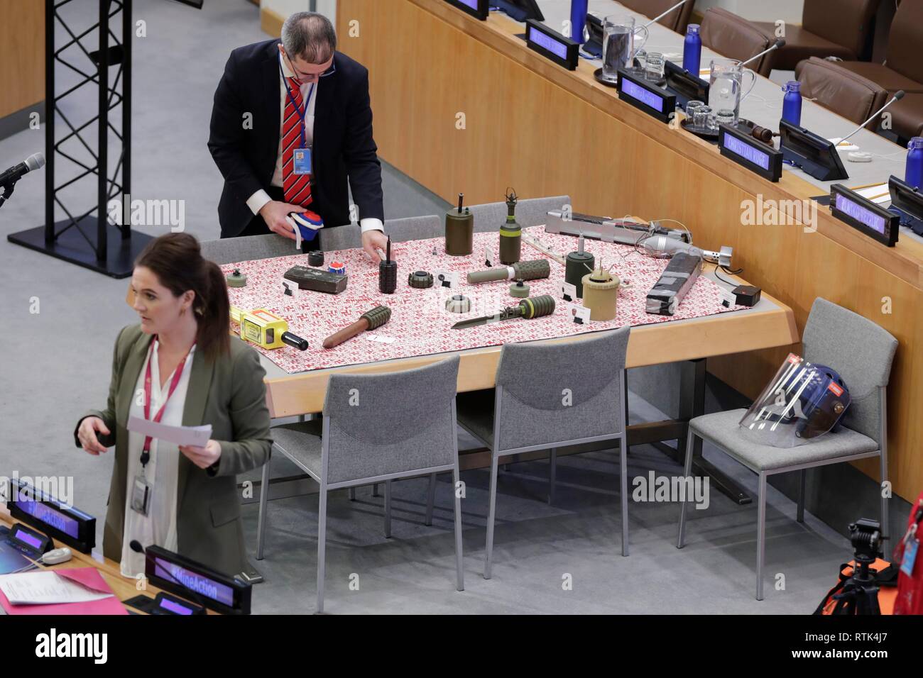 United nations mine action service hi-res stock photography and images ...