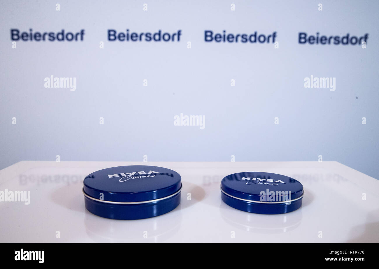 Nivea cream hi-res stock photography and images - Alamy