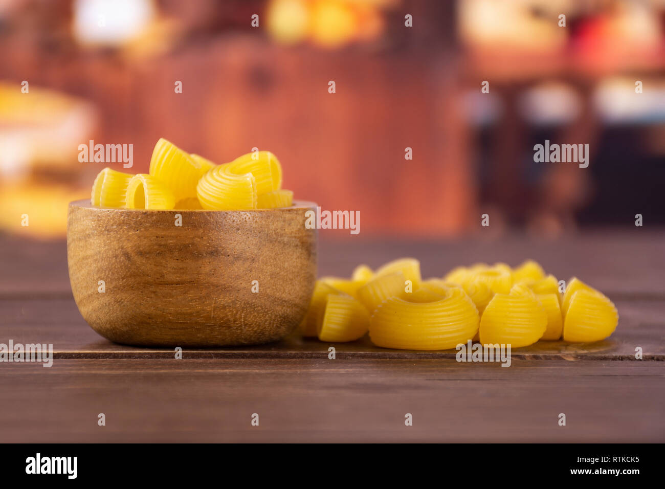 Wooden bowl uncooked elbow hi-res stock photography and images - Alamy