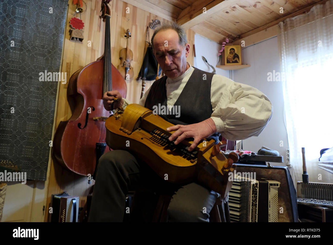 Ales Los a Belarusian ethnographer which runs Khutar Dudara (a Pipe ...