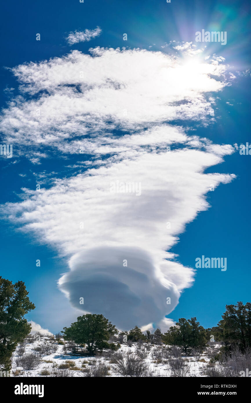 Lenticular rays hi-res stock photography and images - Alamy