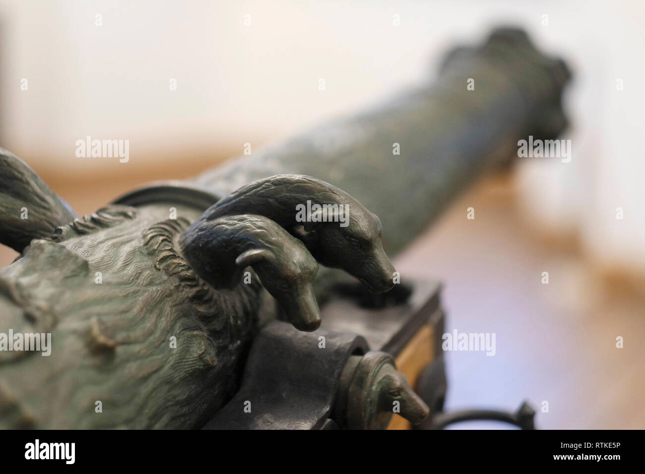 16th century cannon hi-res stock photography and images - Alamy