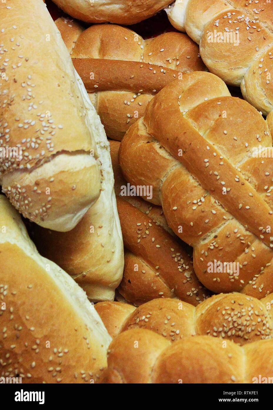 Variety of breads combined in a basket Stock Photo - Alamy