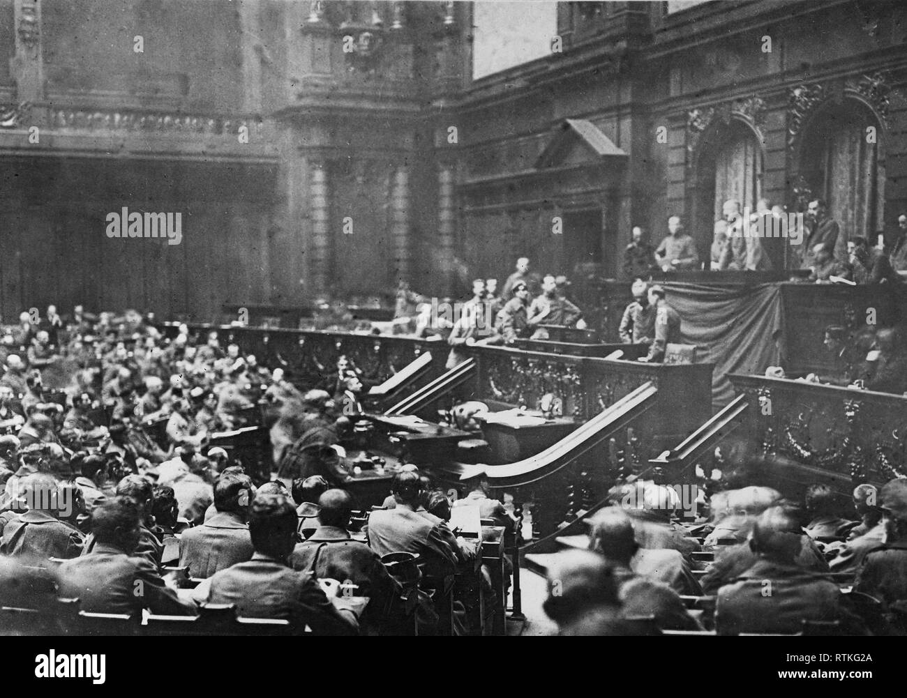 German Revolution - The soldiers and workmen in charge of the German ...
