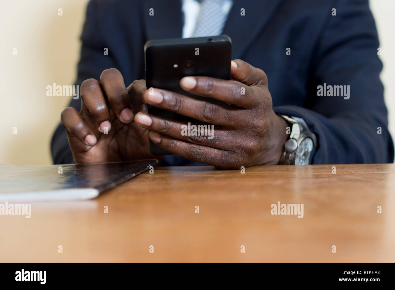 Call handling hi-res stock photography and images - Alamy