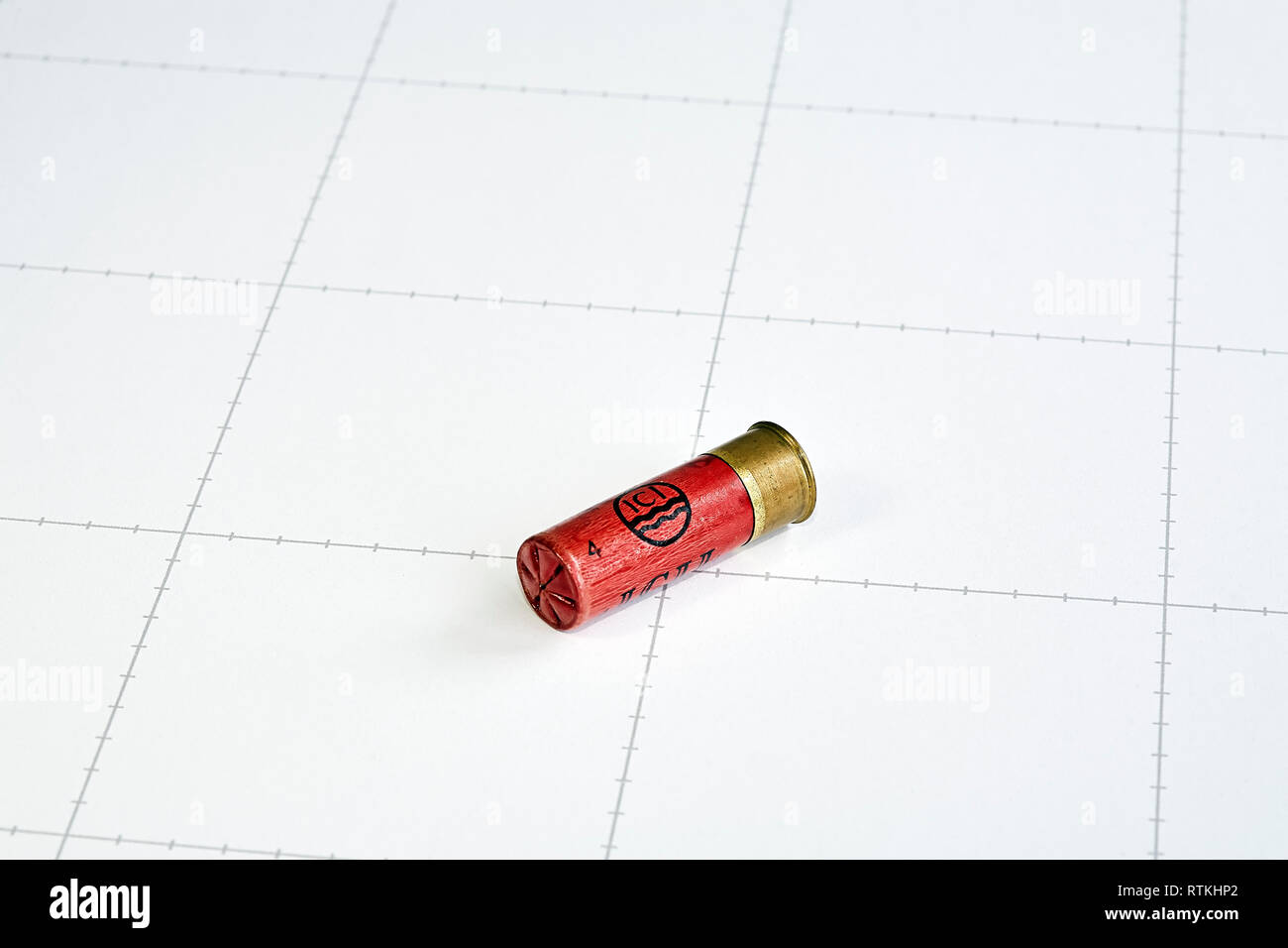 12 Gauge Ga Shotgun No. 4 Shell Cartridge Paper ICI Vintage Stock Photo ...