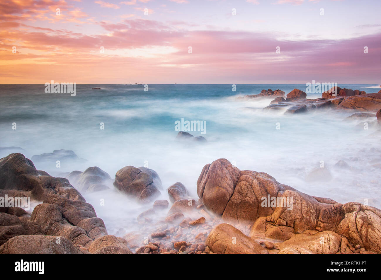 Sunset at cobo bay in guernsey hi-res stock photography and images - Alamy