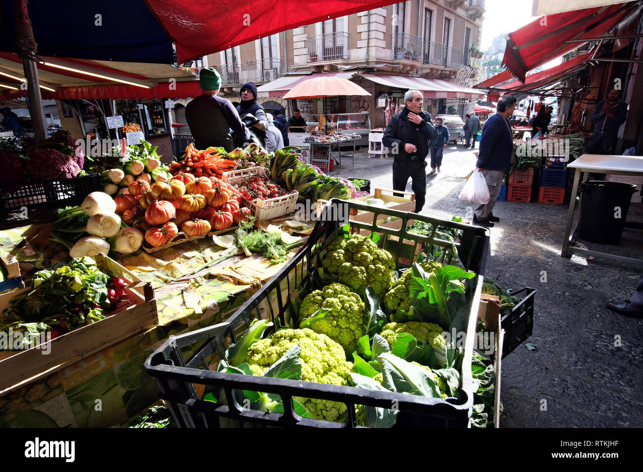 Open Air Vintage Shop High Resolution Stock Photography and Images - Alamy