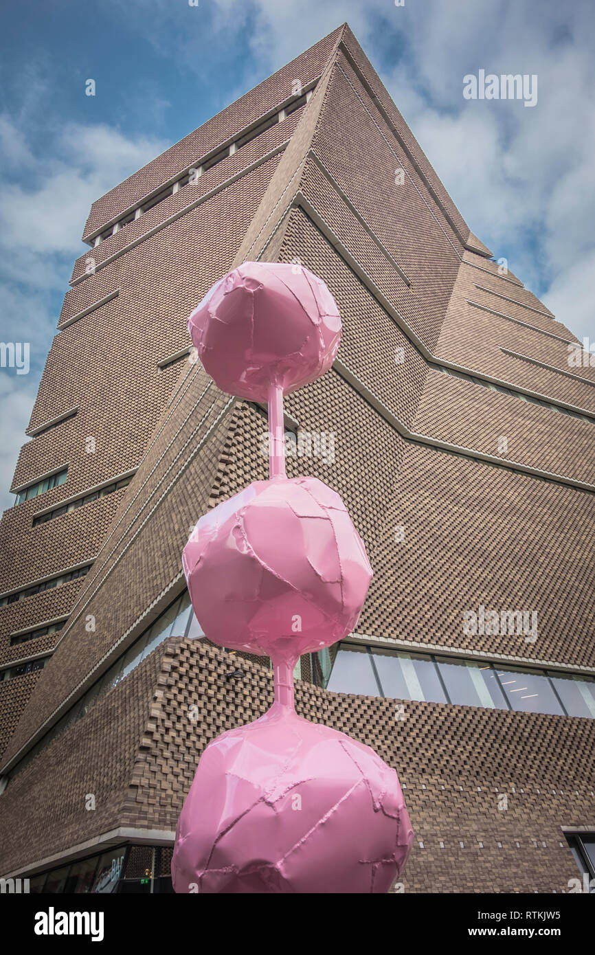 Franz West Dorit sculpture outside the Switch House, Tate Modern ...