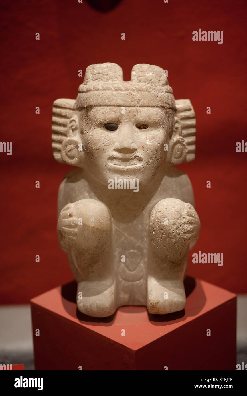 Aztec sculpture hi-res stock photography and images - Alamy